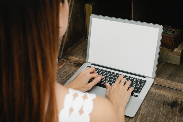 Support de pc portable en bois : les critères de sélections